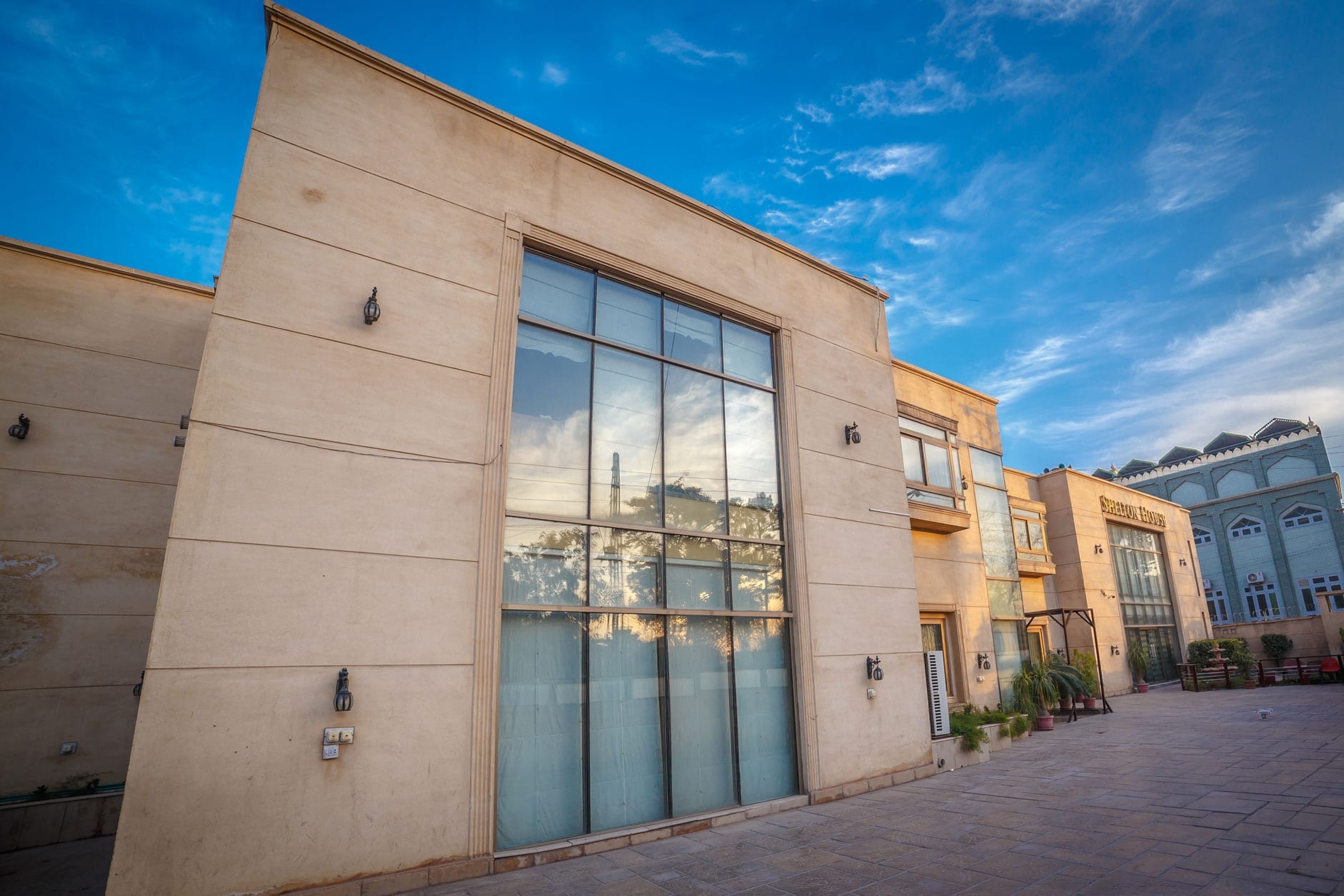 Shelton House - Peshawar - Tripako