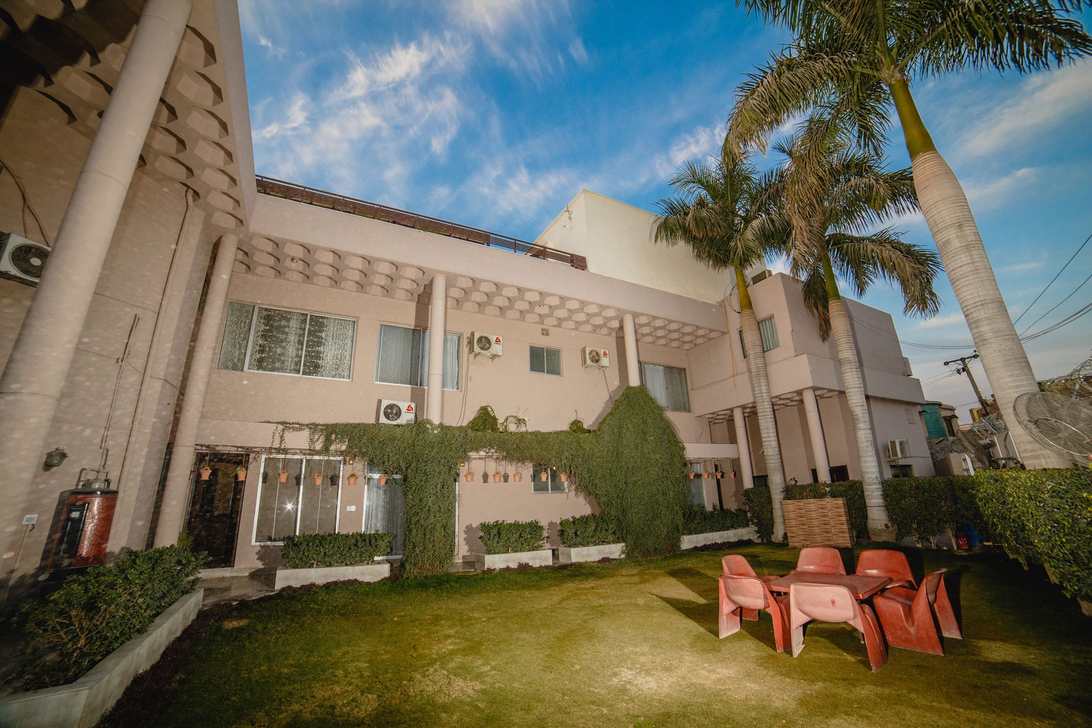 VIP House Peshawar - Tripako